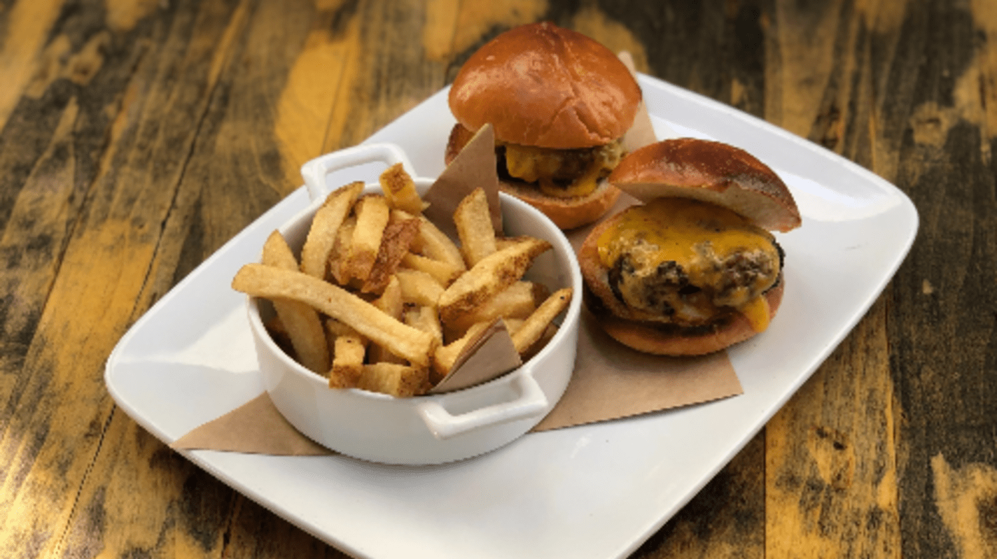 Order Online! The Cat And Fiddle Restaurant & Pub (Highland Ave)